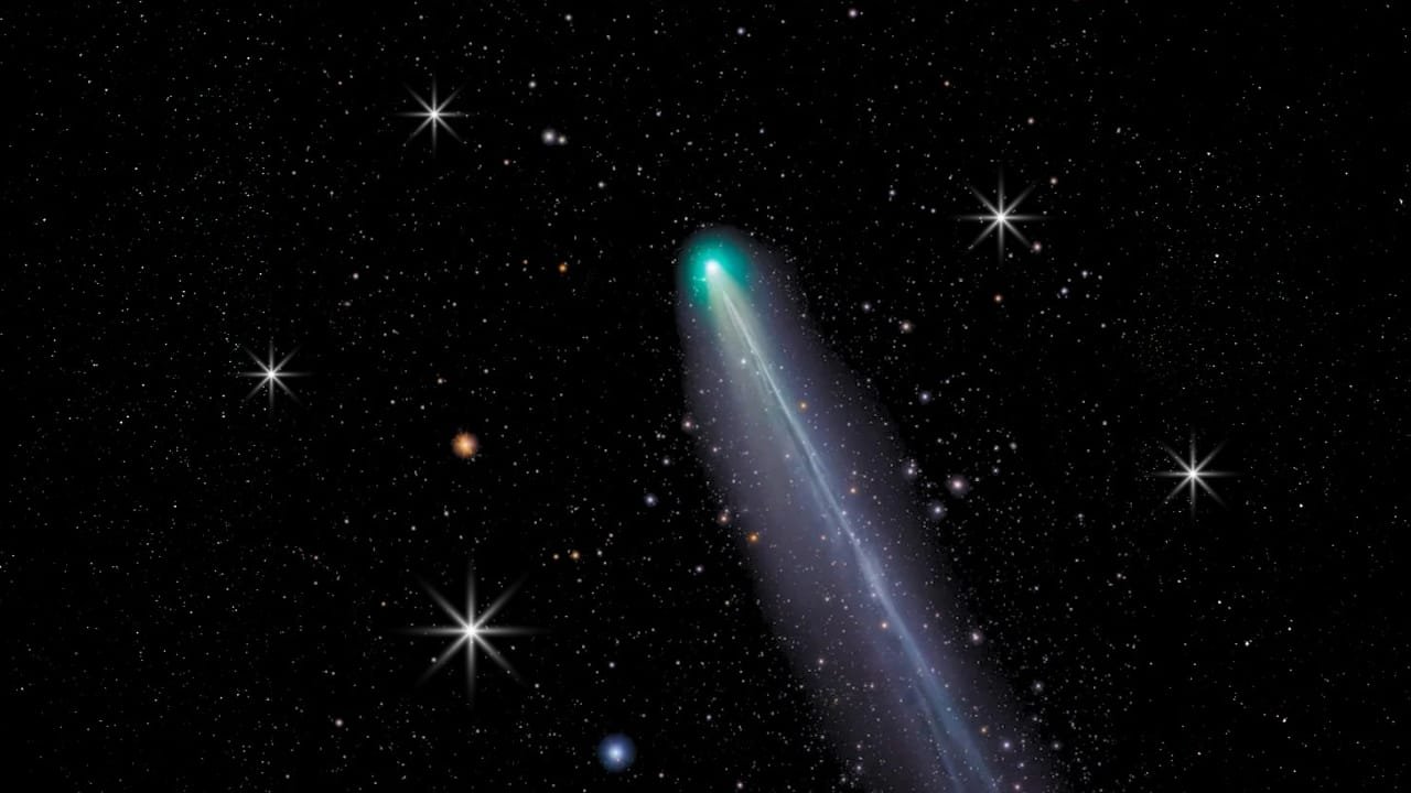 Rare Green Comet Lemmon Lights Up the Sky Rare Green Comet Lemmon ...